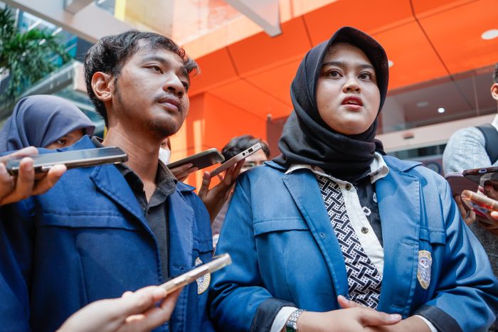 BEM FISIP Unair Kembali Aktif Setelah Kontroversi Karangan Bunga