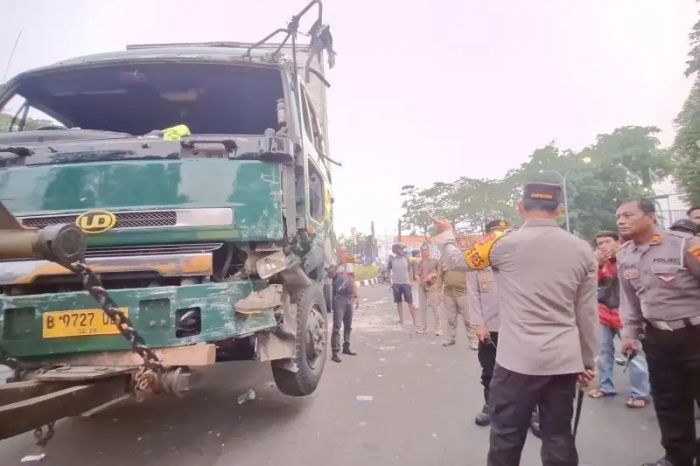 Viral Truk Tabrak Belasan Kendaraan di Tangerang, Ini Fakta dan Kronologinya